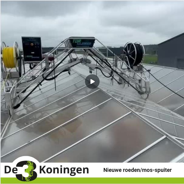 Onze nieuwe roeden/mos-spuiter in actie! - De 3 Koningen